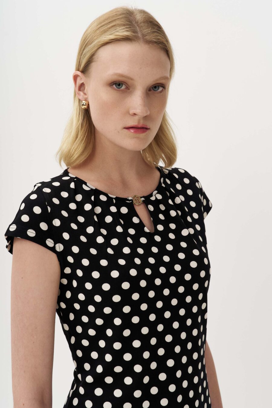 Polka dot dress with a pleat at the neckline - Alexander & Jacob